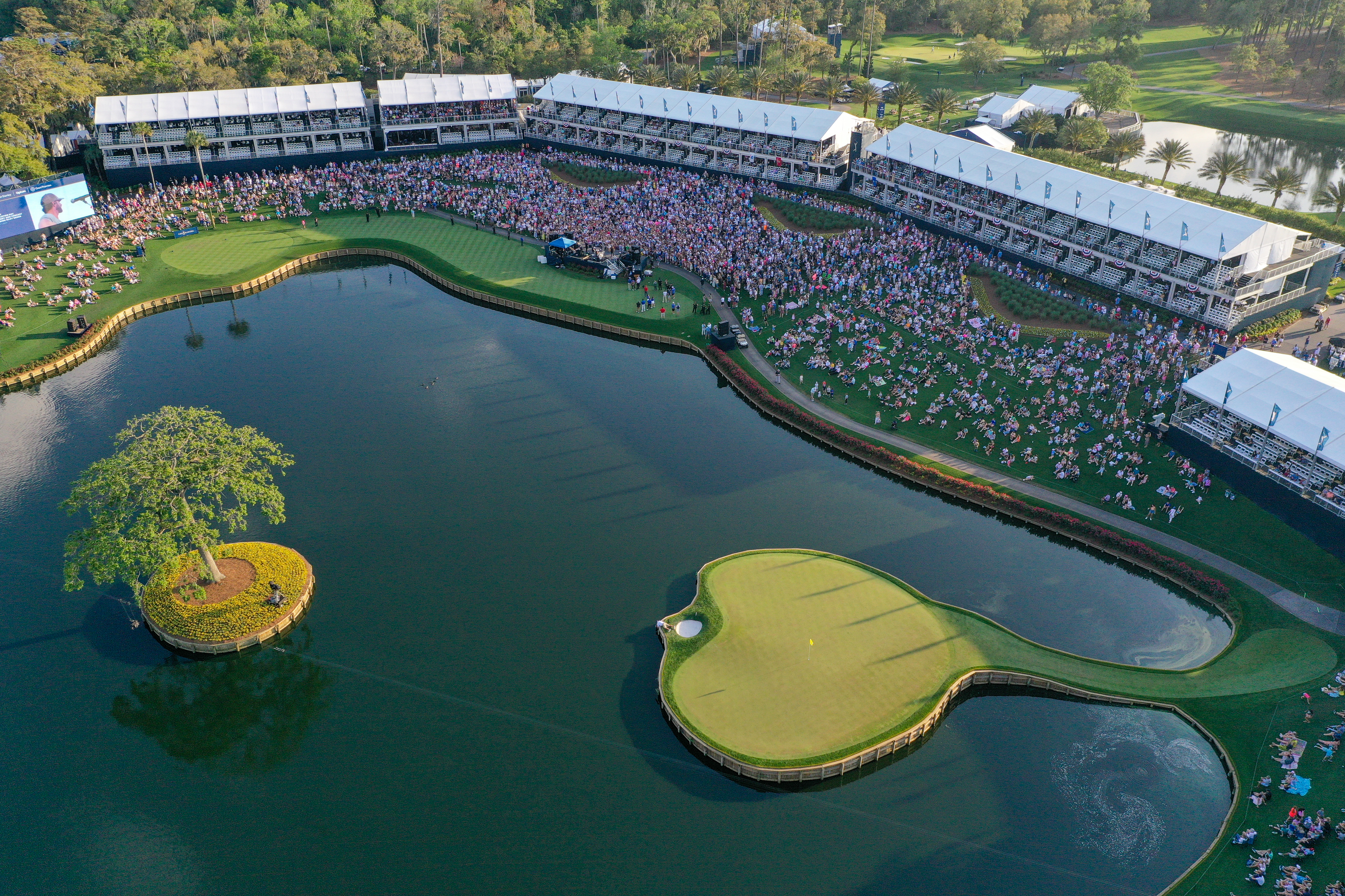 Gevreesde eilandgreen hole 17 TPC Sawgrass Players Championship • Golf.nl