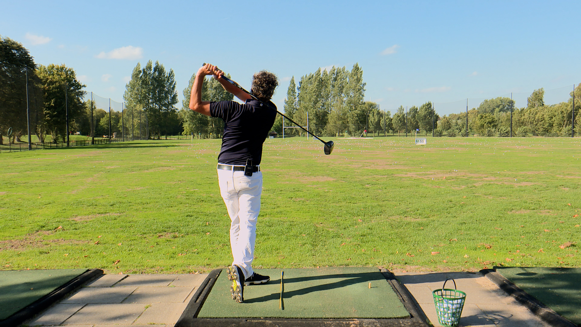 Swing: vlak swingen met de driver (#11) • Golf.nl
