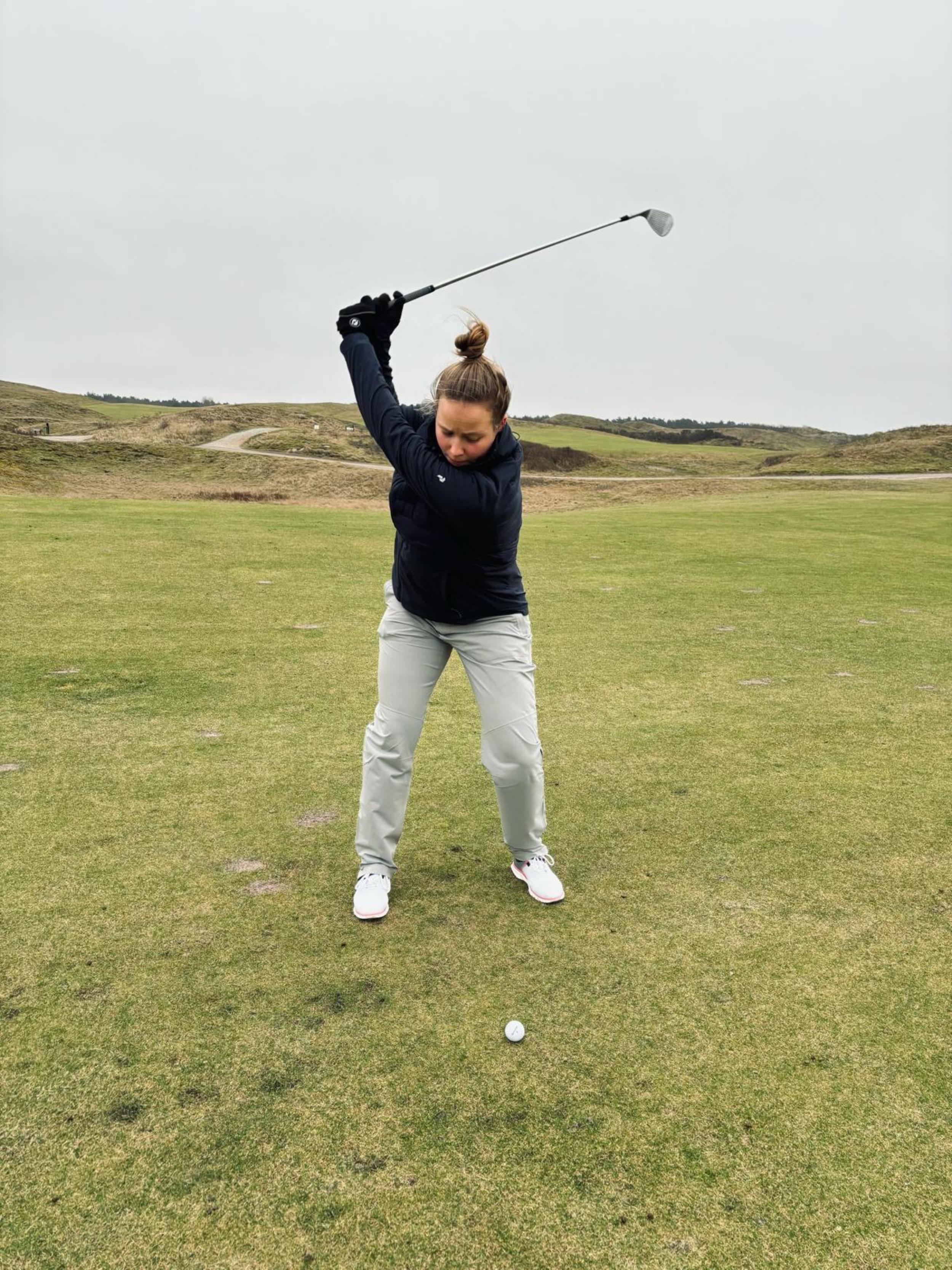 Roos Vliegen (25) ging golfen vanwege haar hartziekte, nu speelt ze in ...
