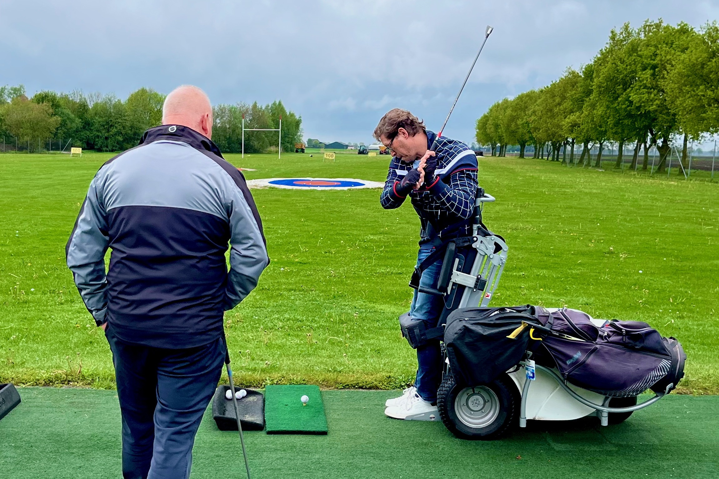 Golfer in rolstoel vindt geluk in golf op Golfclub Semslanden: 'Daar ...