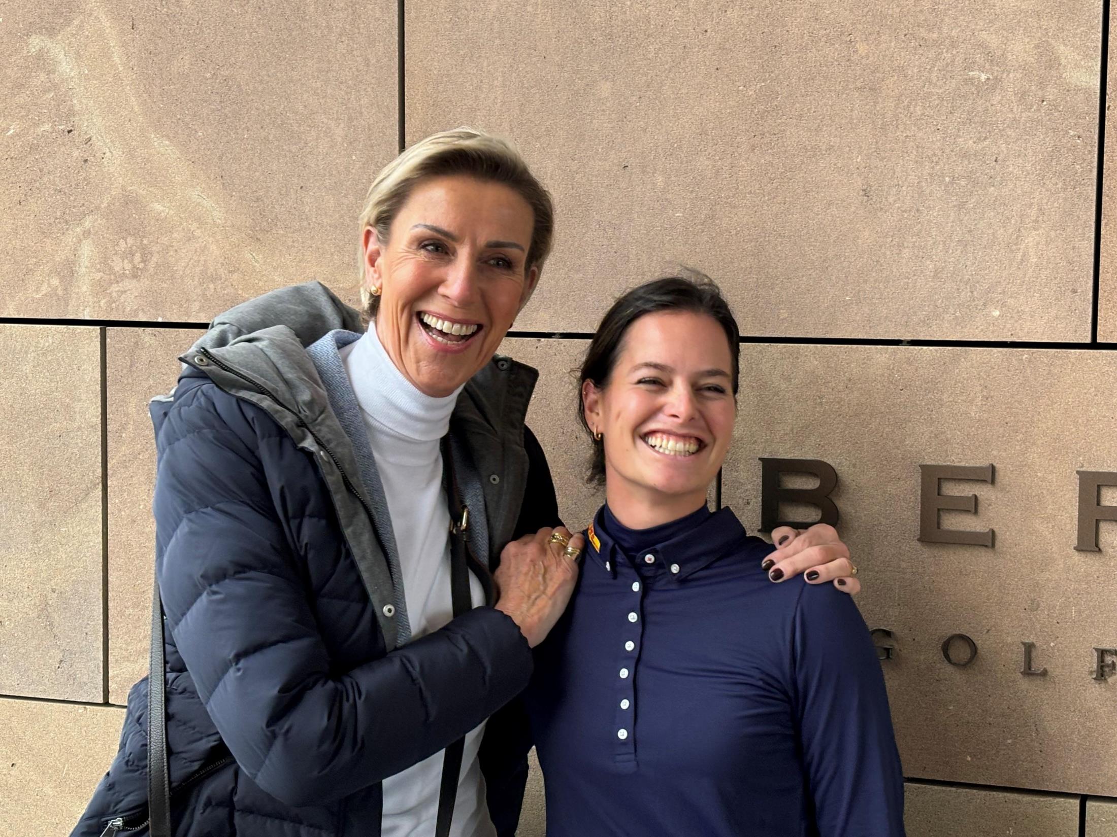 Els uit 'B&B Vol Liefde' helpt profgolfster Pasqualle Coffa met vinden ...